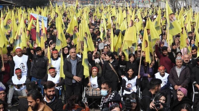 THE ROJAVA REVOLUTION IN FIRST PERSON – Unoffensive Animal